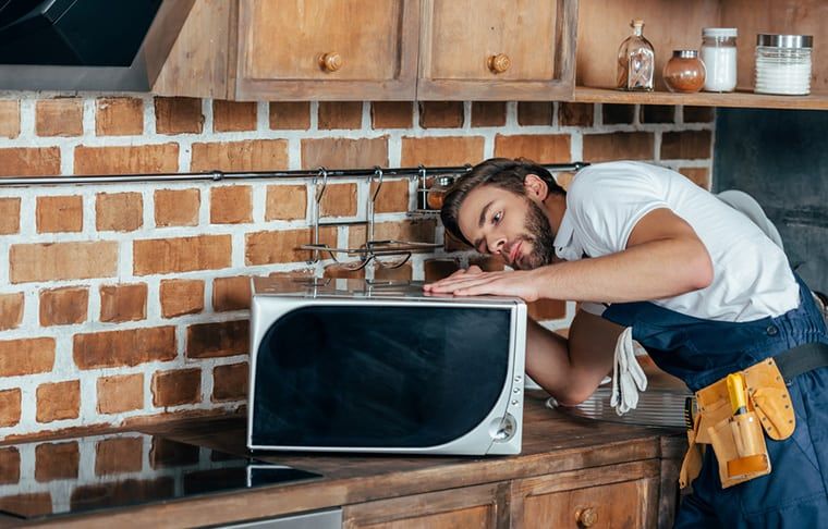 Why Your Microwave is Not Heating (How to Fix It) - Volt Fixer