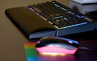 SteelSeries Apex Pro Vs Apex 7 Keyboard (Complete Guide) - Volt Fixer