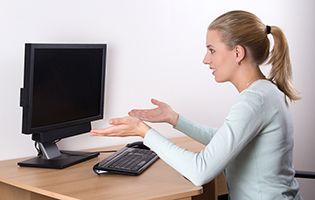 How to Fix a Computer Monitor that Flickers? (STEPS) - Volt Fixer