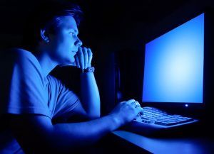 How to Remove Blue/Purple/Green Tint on a Monitor (STEPS) - Volt Fixer