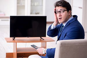 (SOLVED) Why does my Insignia TV keep Freezing? - Volt Fixer